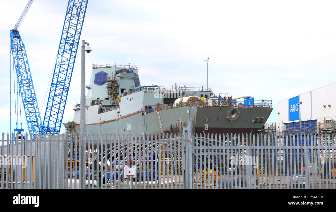 Australian navy ship construction hi-res stock photography and images ...
