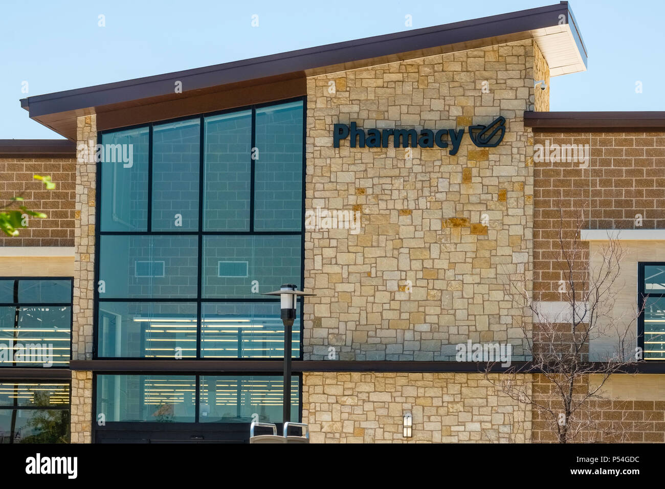 Pharmacy store front Stock Photo - Alamy