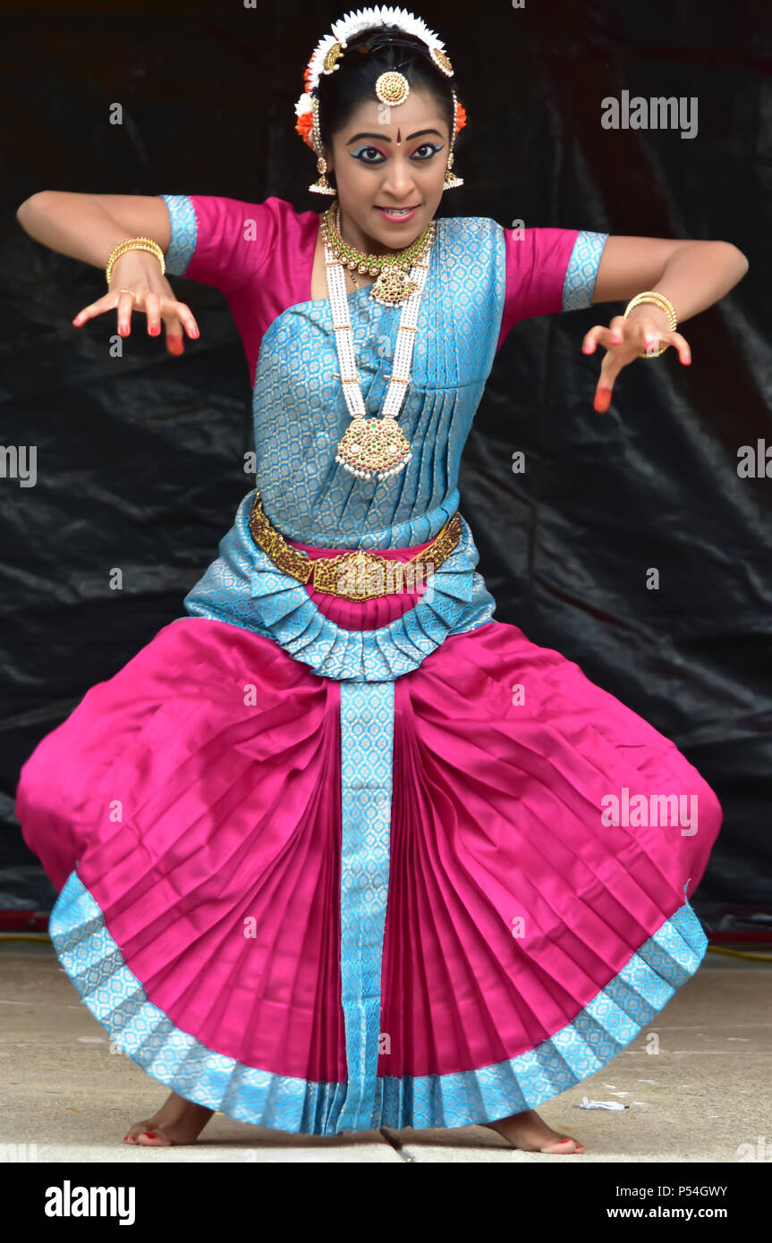 Classical indian dance usa hi-res stock photography and images - Alamy