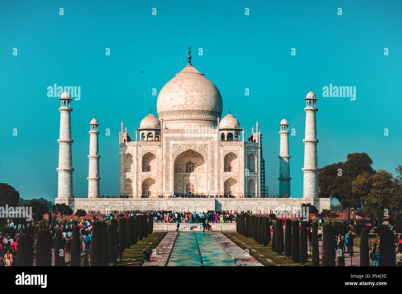 Taj mahal at an angle hi-res stock photography and images - Alamy