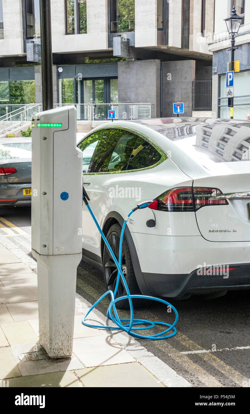 Car charging points hi-res stock photography and images - Alamy