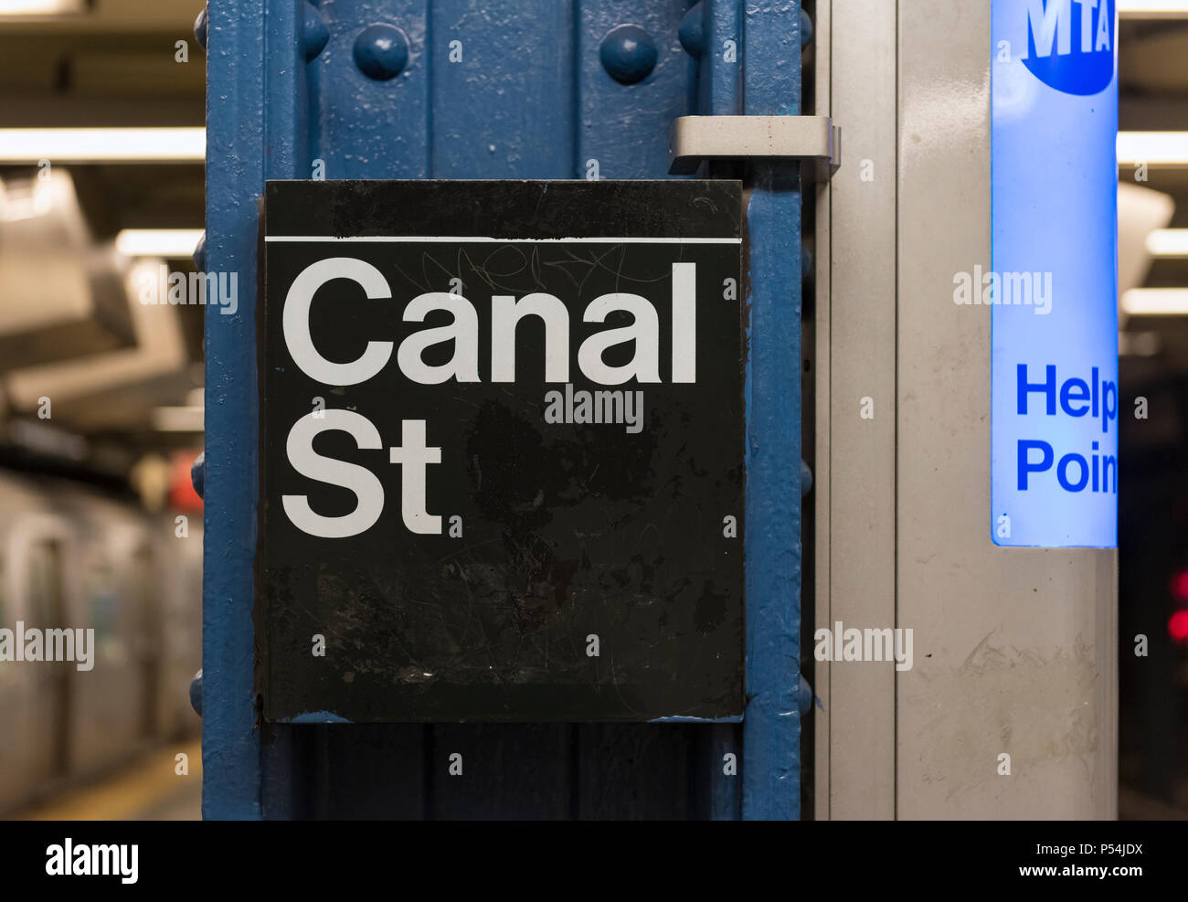 Underground subway sign hi-res stock photography and images - Alamy