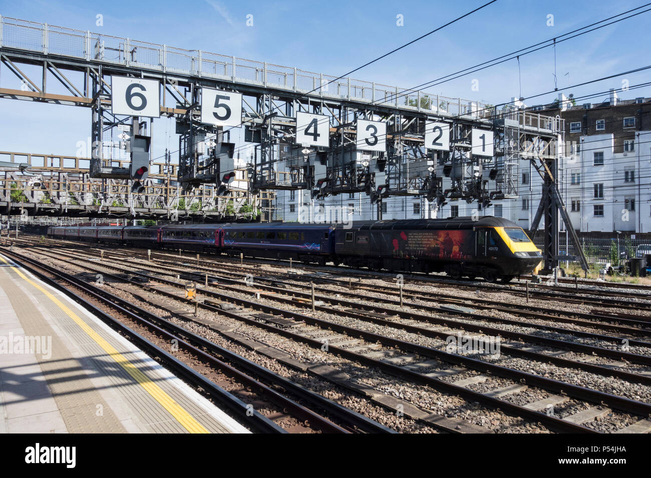 A Hitachi GWR High-Speed Train (HST) passing under the Royal Oak ...
