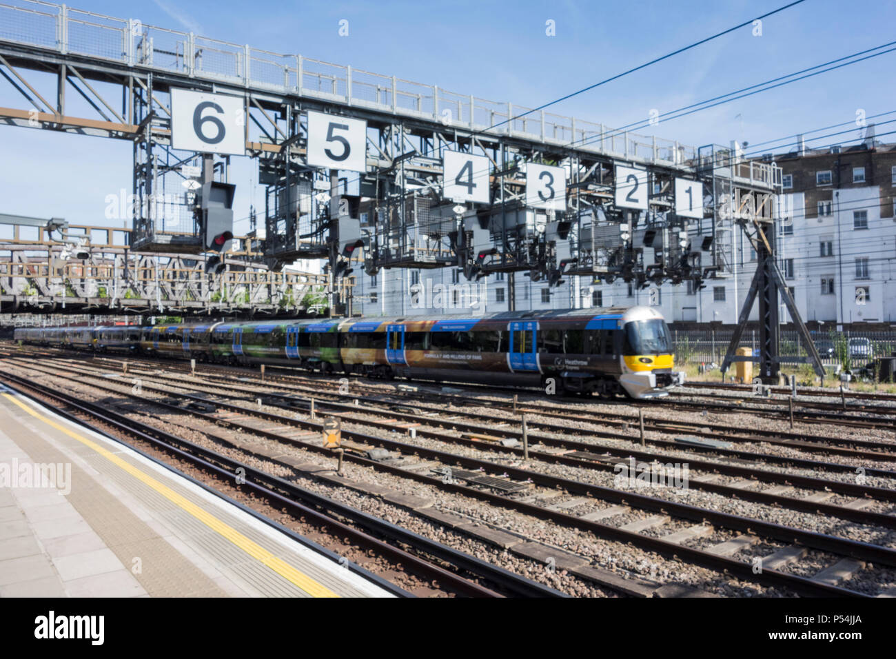 Overhead gantry train hi-res stock photography and images - Alamy