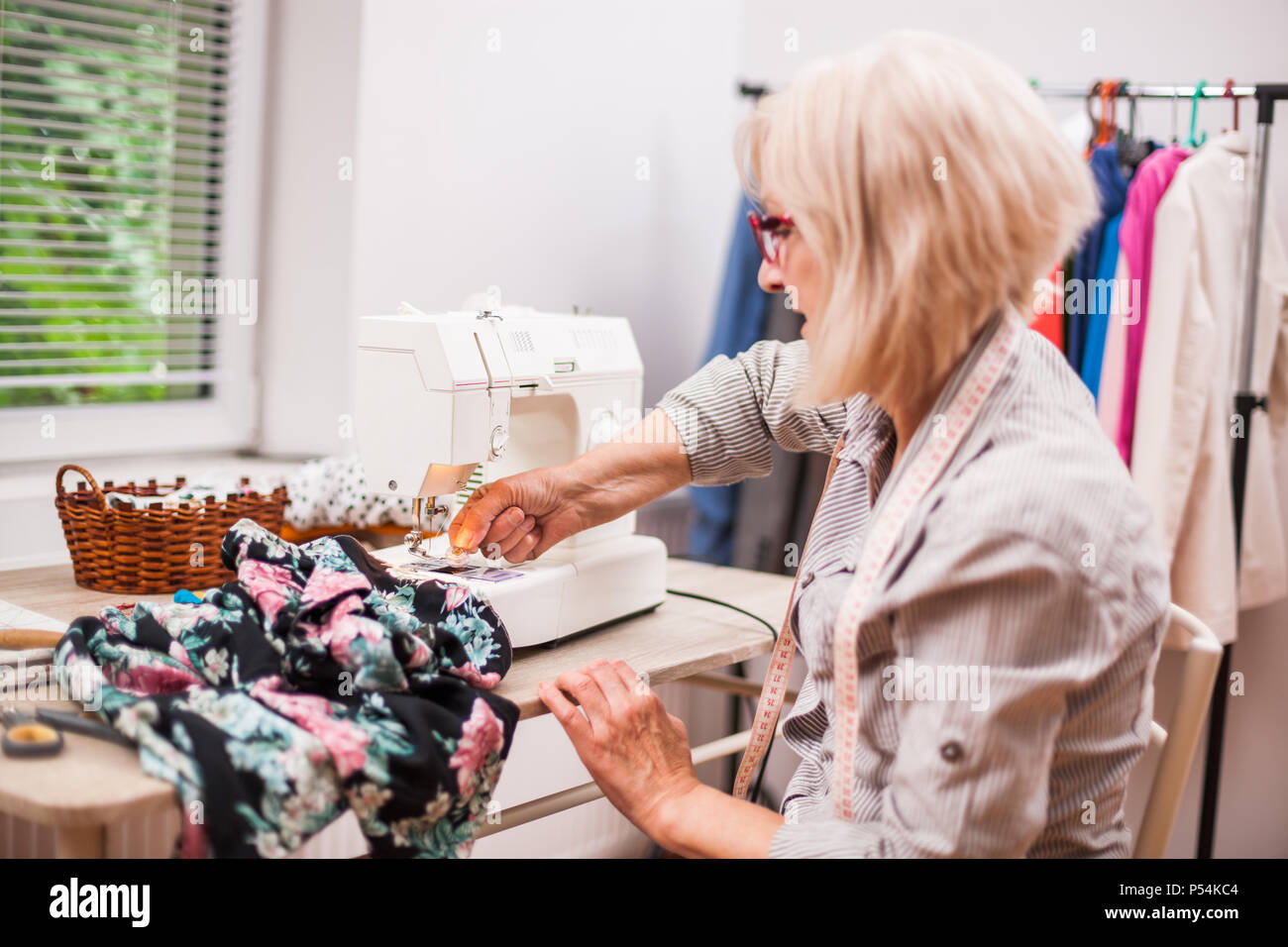 Sewing machine set up hi-res stock photography and images - Alamy