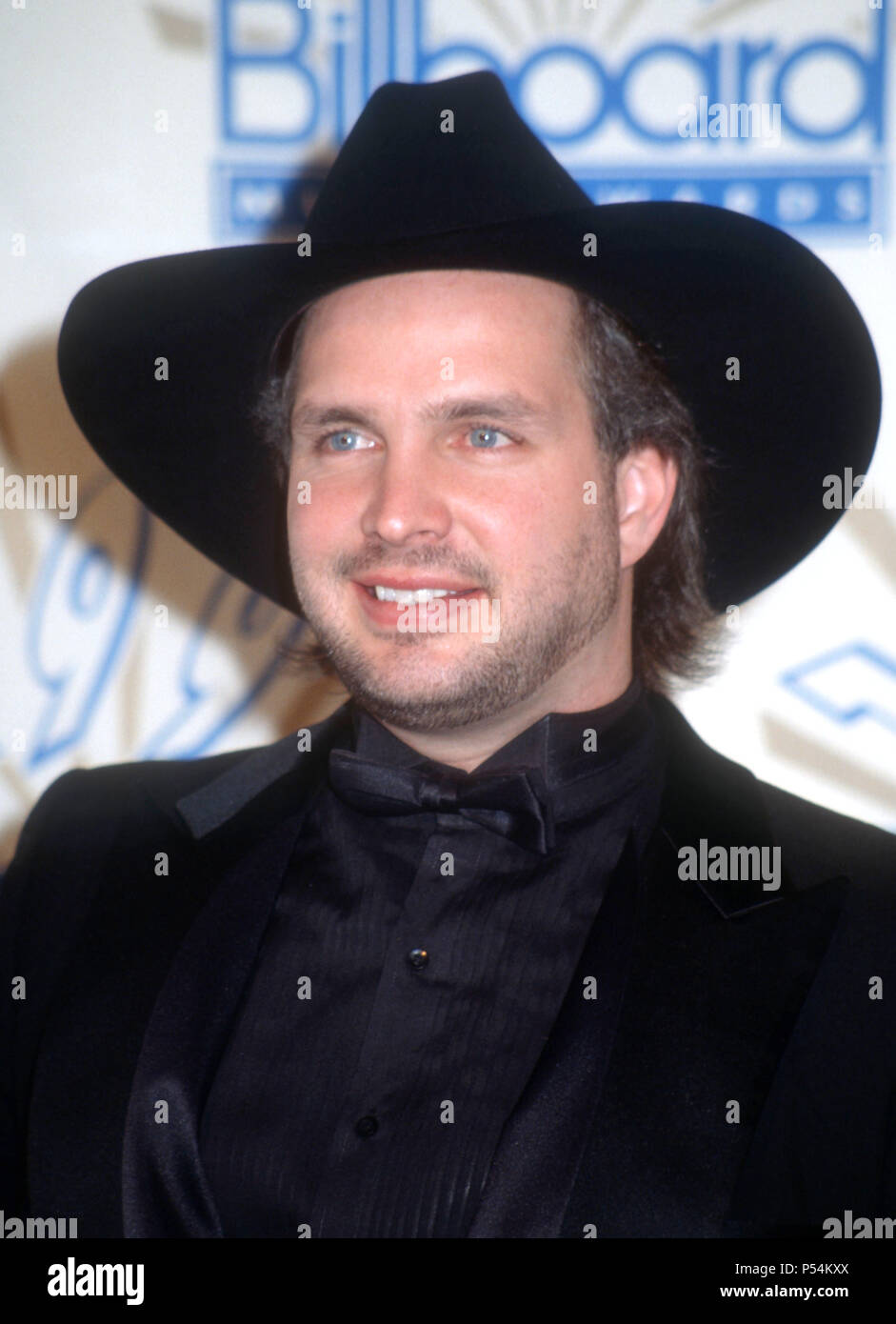 SANTA MONICA, CA - DECEMBER 3: Singer Garth Brooks attends the Second ...