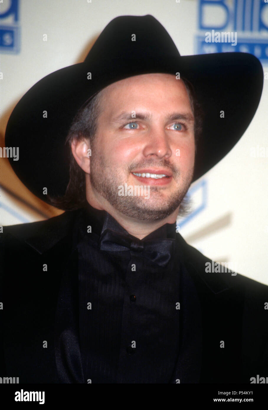 SANTA MONICA, CA - DECEMBER 3: Singer Garth Brooks attends the Second ...