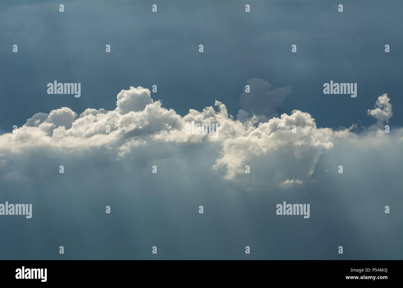 Cumulus wolken hi-res stock photography and images - Alamy