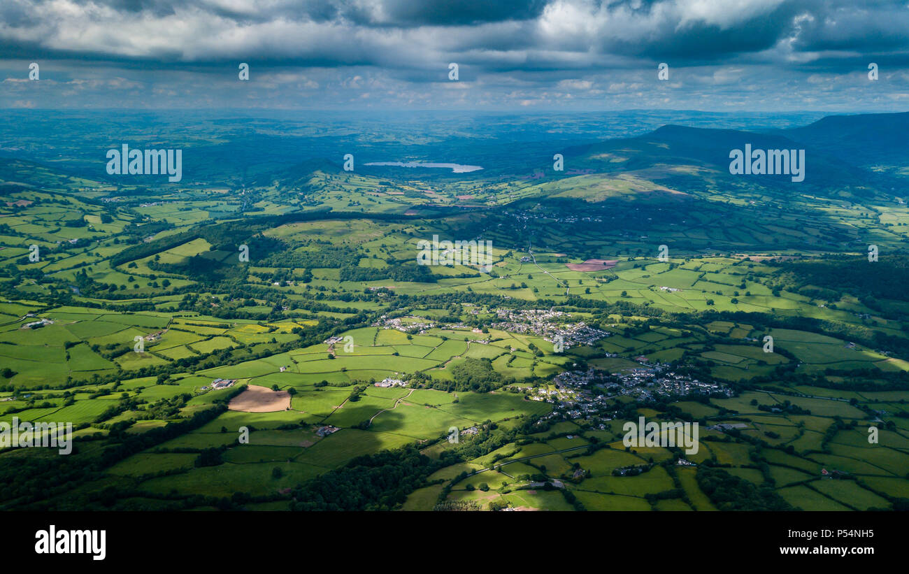 Farming agriculture mid wales landscape hi-res stock photography and ...