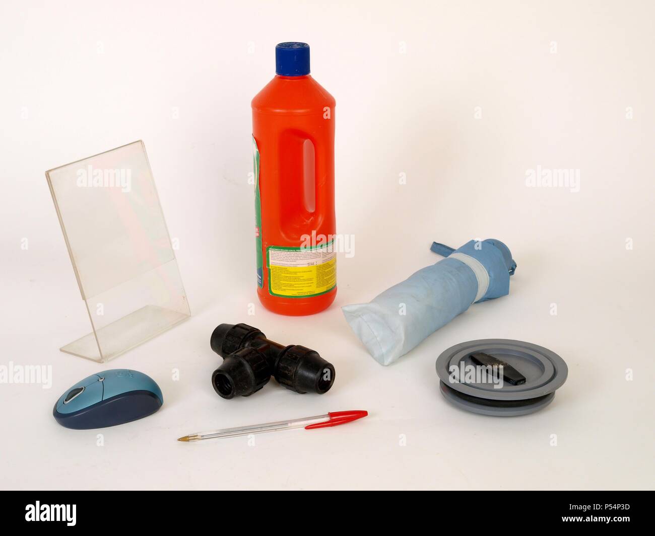 Objetos de plastico hi-res stock photography and images - Alamy