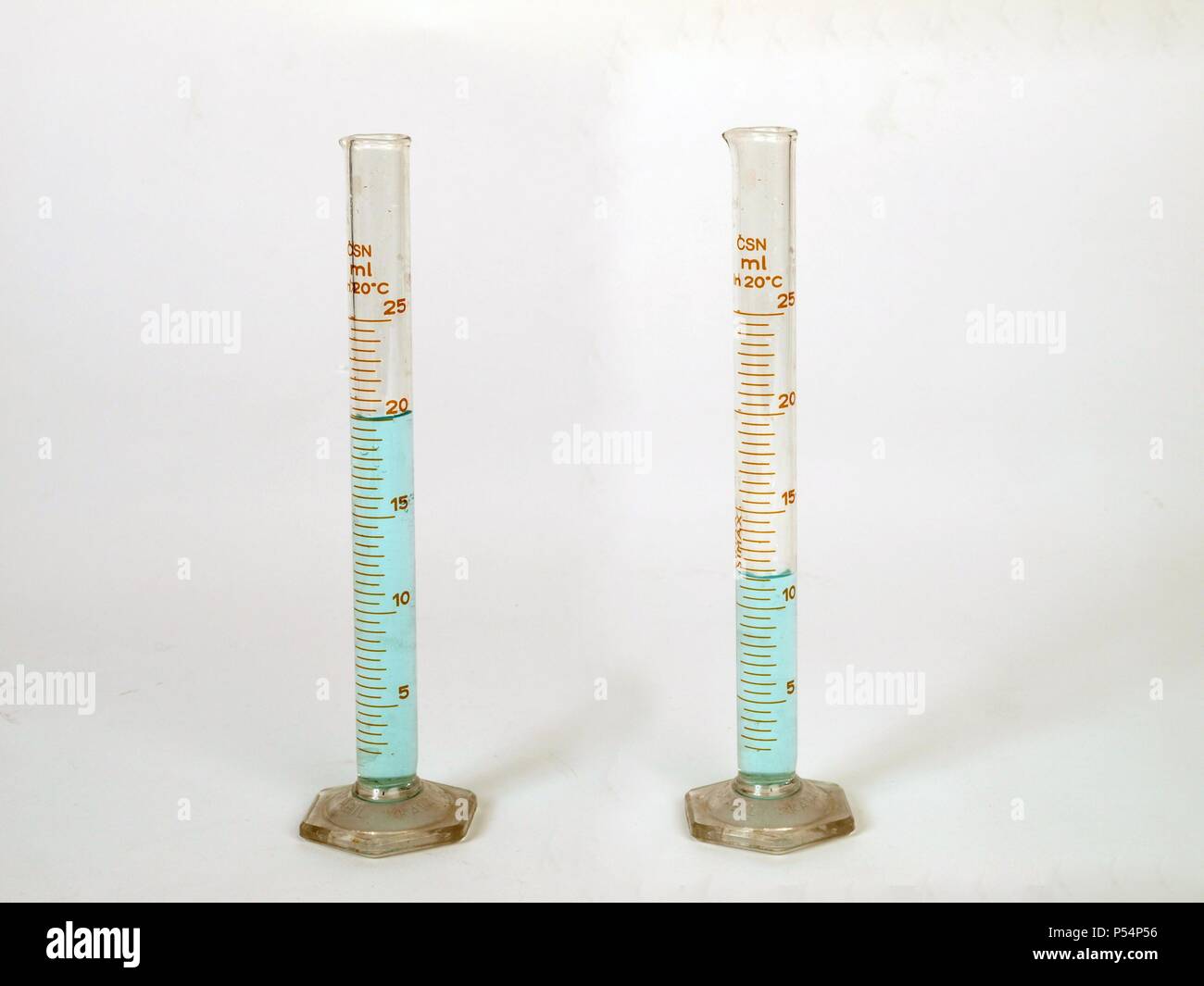 Probetas hi-res stock photography and images - Alamy