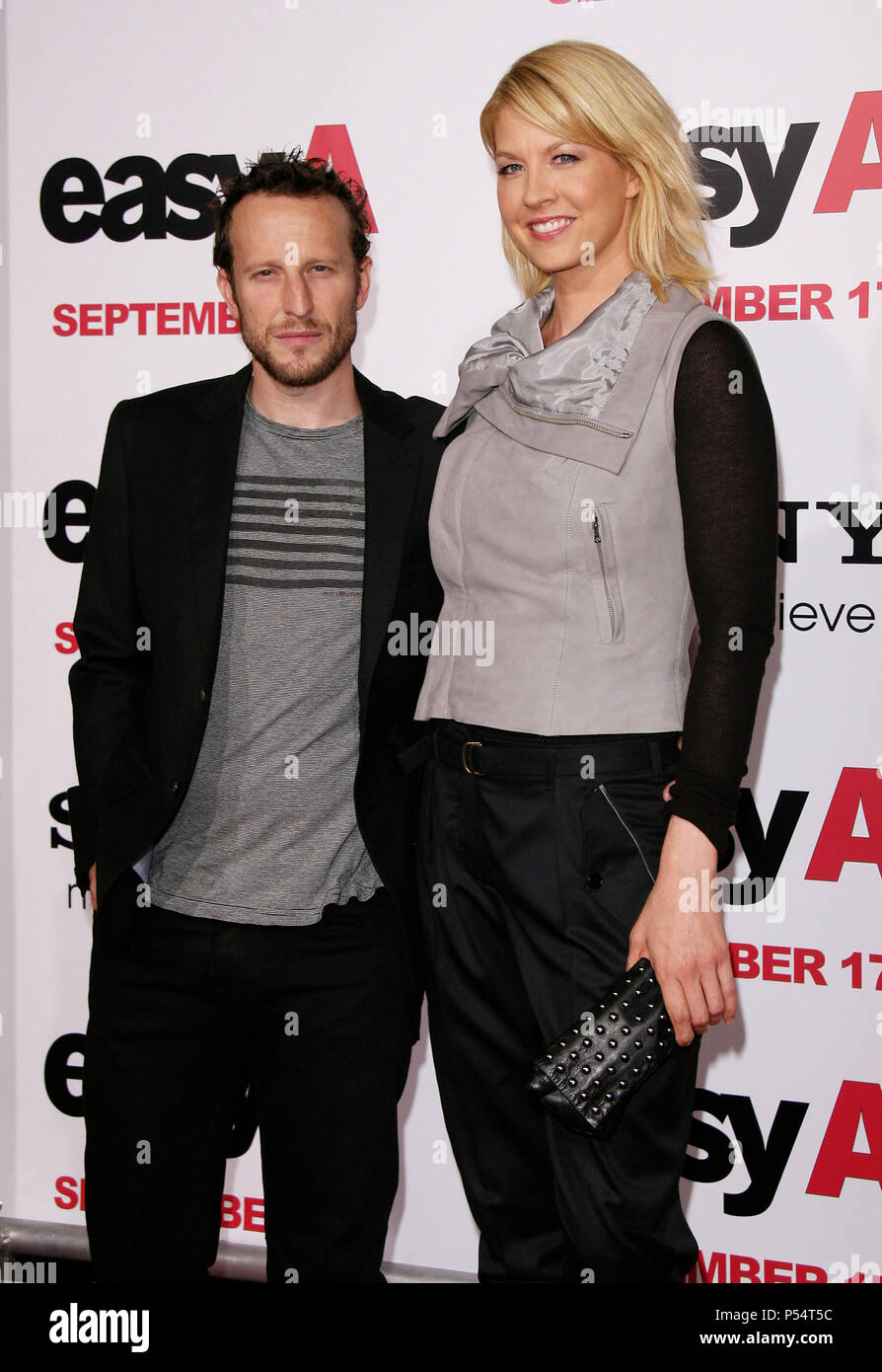 Jenna Elfman Family