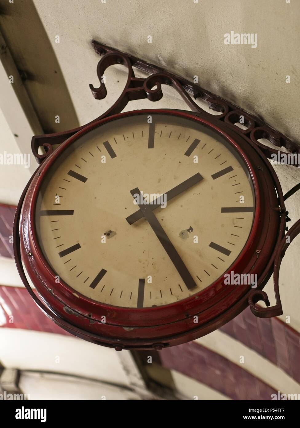 Vintage train station hi-res stock photography and images - Alamy