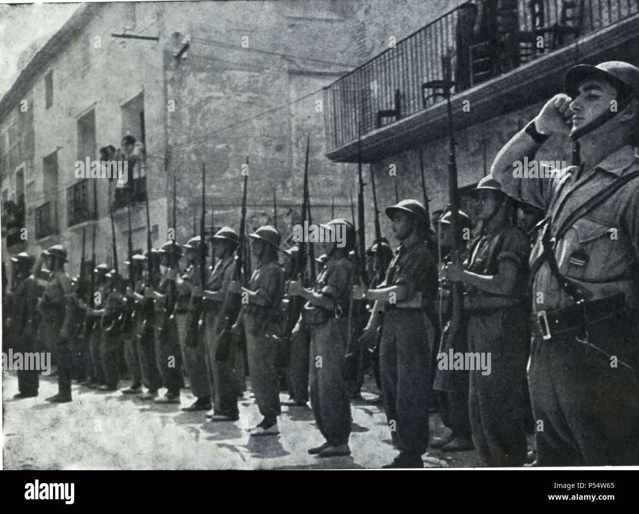 Formación de la XIV Brigada internacional. Guerra civil española Stock ...