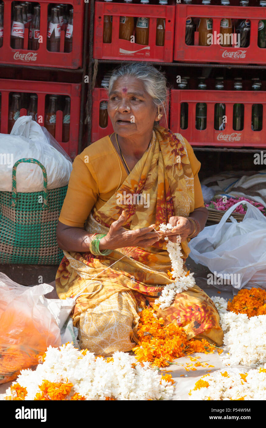 Indian garland maker hi-res stock photography and images - Alamy