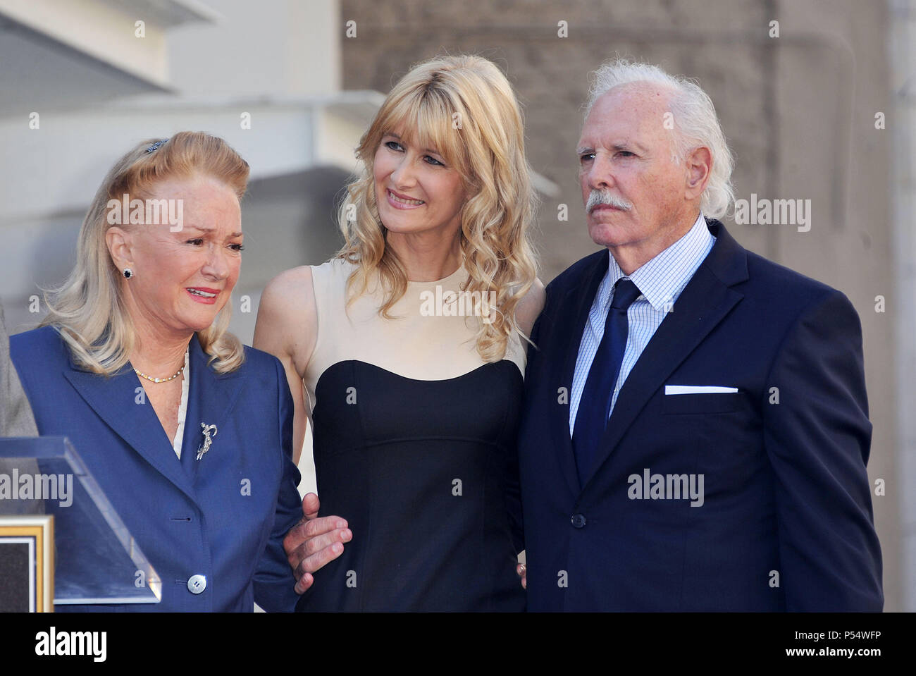 Laura dern father bruce dern hi-res stock photography and images - Alamy