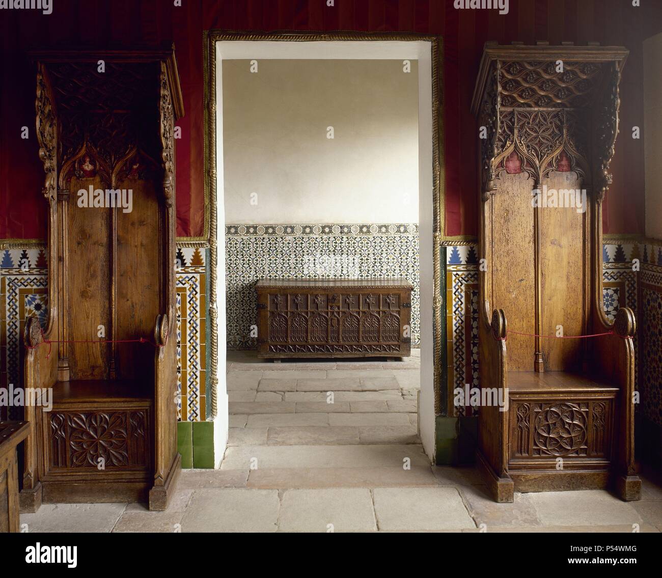 Medieval throne room High Resolution Stock Photography and Images - Alamy