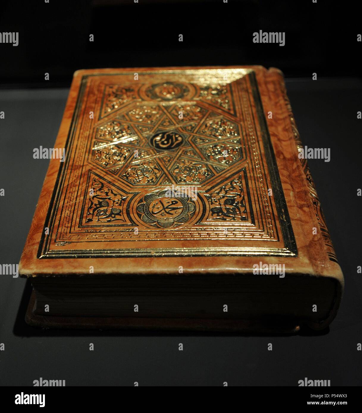 King Abdulaziz'Quran. Early 20th century. Paper. 26.5 x 19 x 5 cm. King ...