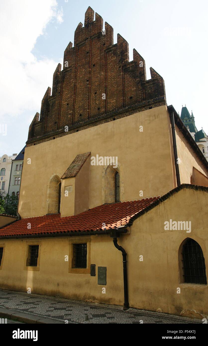 Old new synagogue staronova synagoga hi-res stock photography and ...