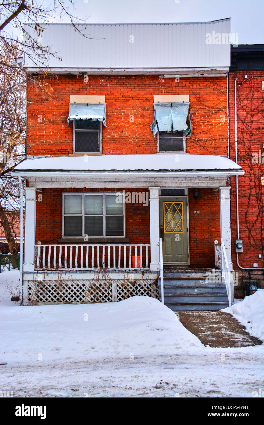 Ice storm house quebec hi-res stock photography and images - Alamy