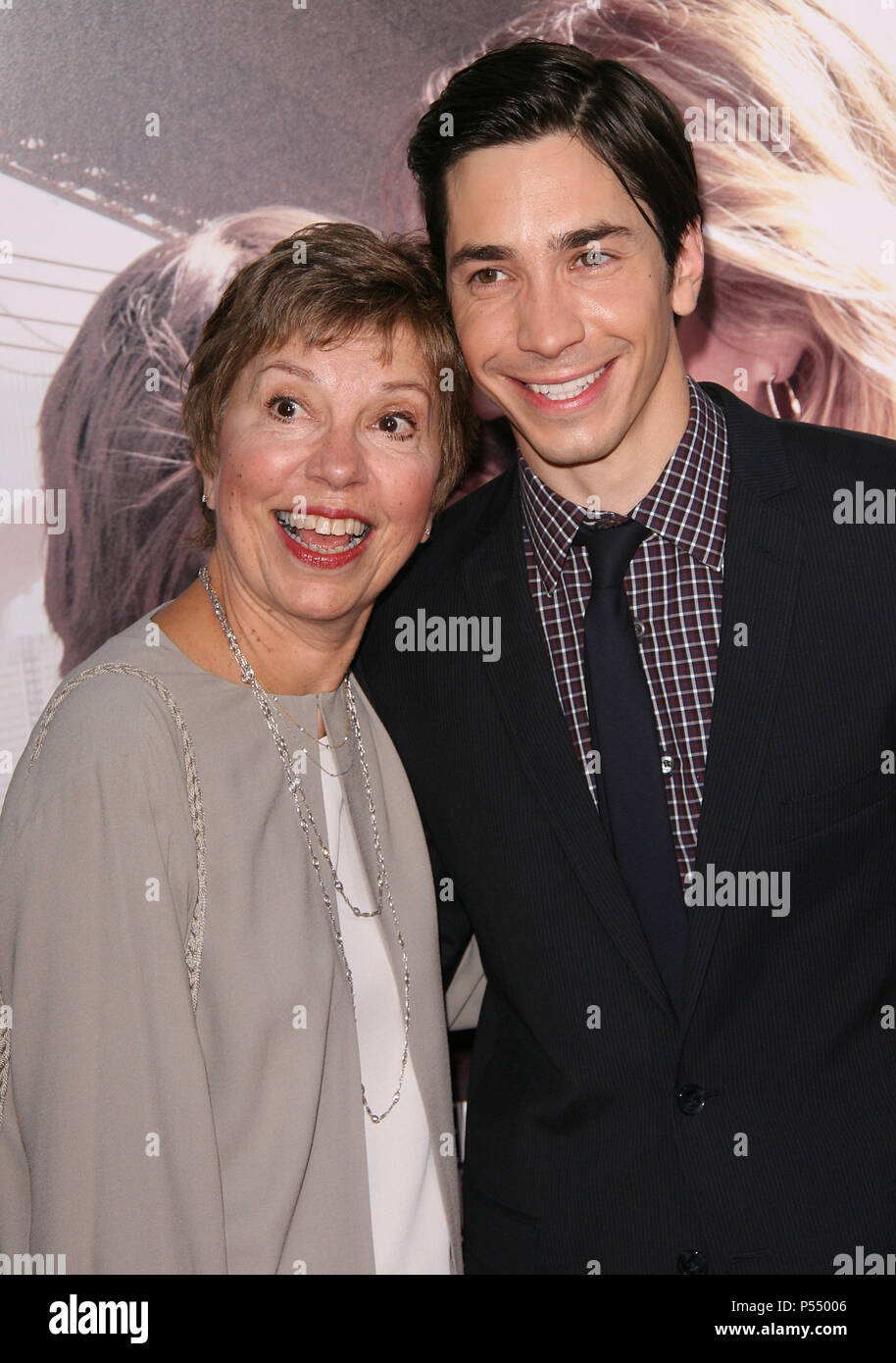 Justin long and family hi-res stock photography and images - Alamy