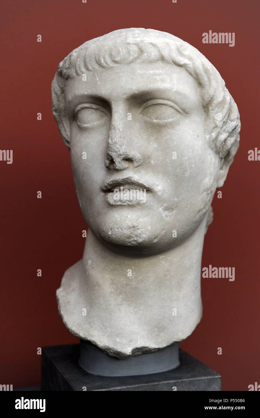 Bust of a man hi-res stock photography and images - Alamy