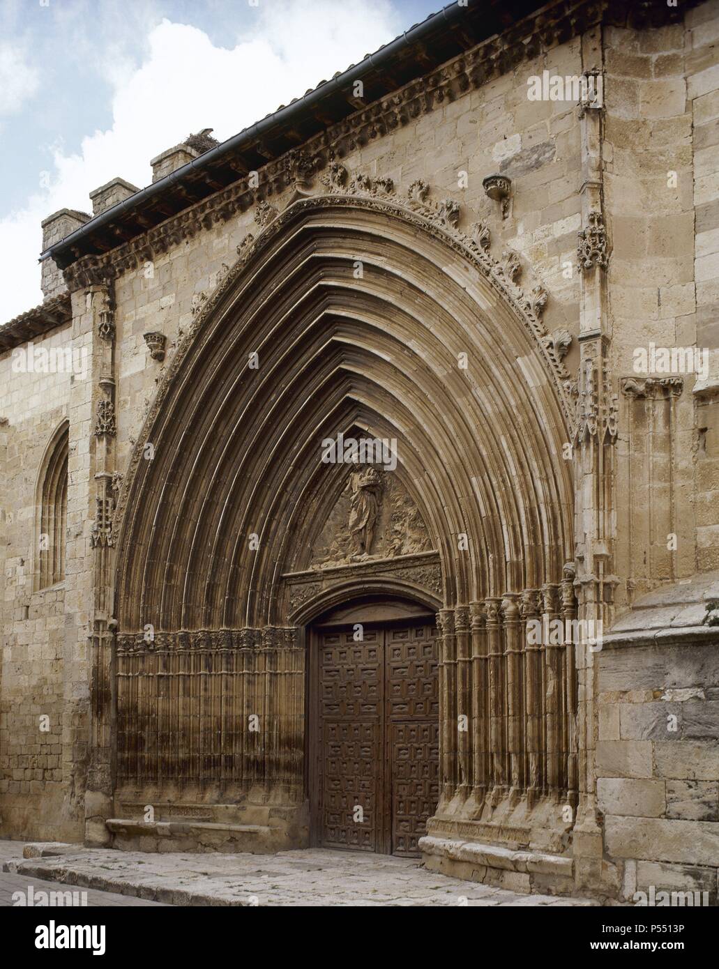 Arco apuntado hi-res stock photography and images - Alamy