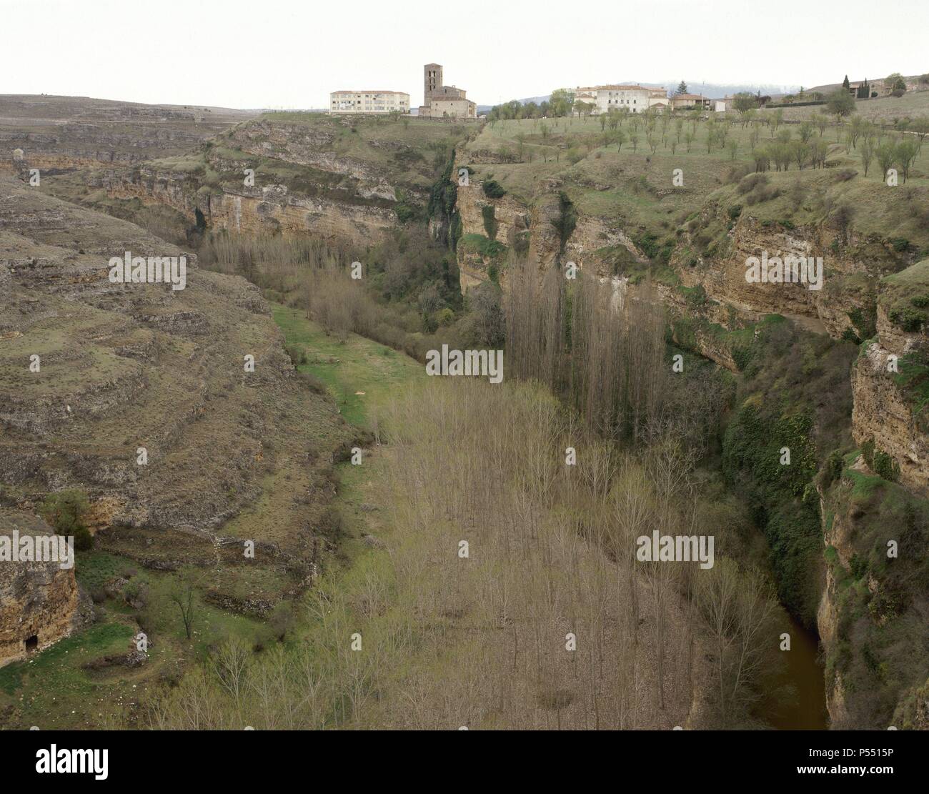 CASTILLA-LEON. PARQUE NATURAL DE LAS HOCES DEL RIO DURATON. Situado en ...