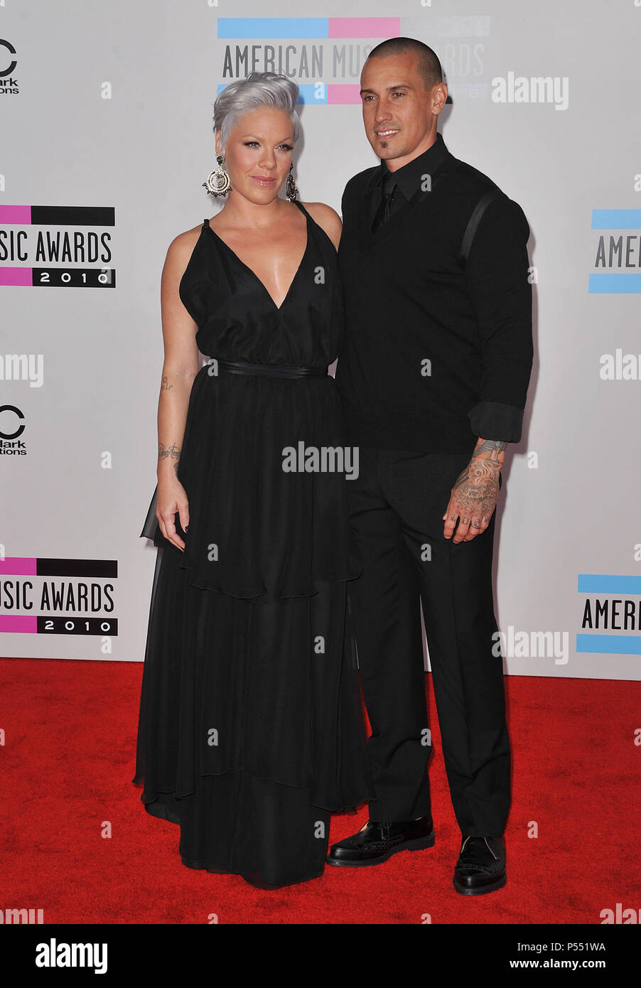 Pink and husband red carpet event hi-res stock photography and images ...