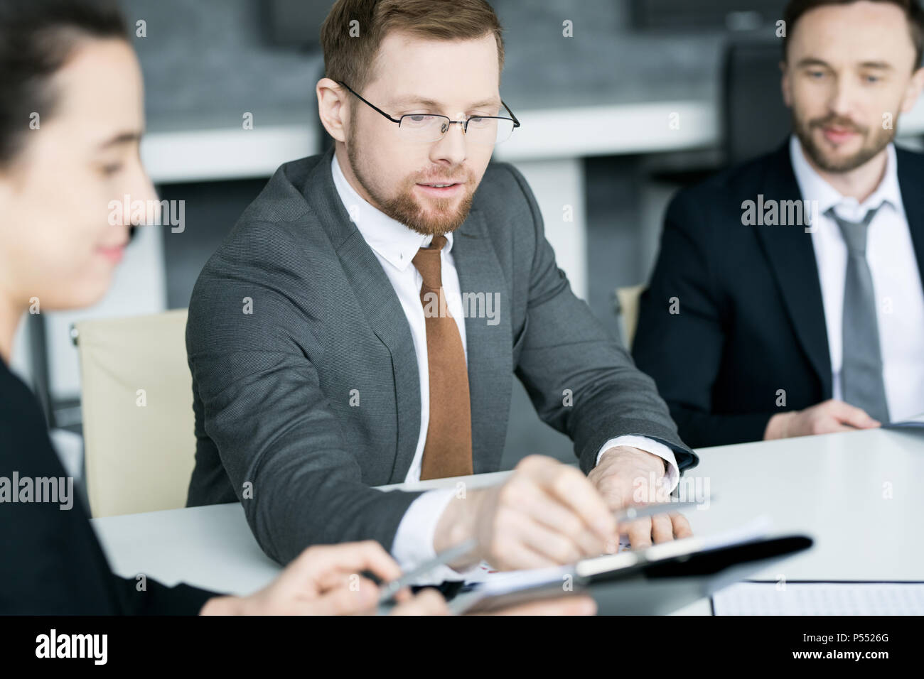 Business Client Signing Contract Stock Photo - Alamy
