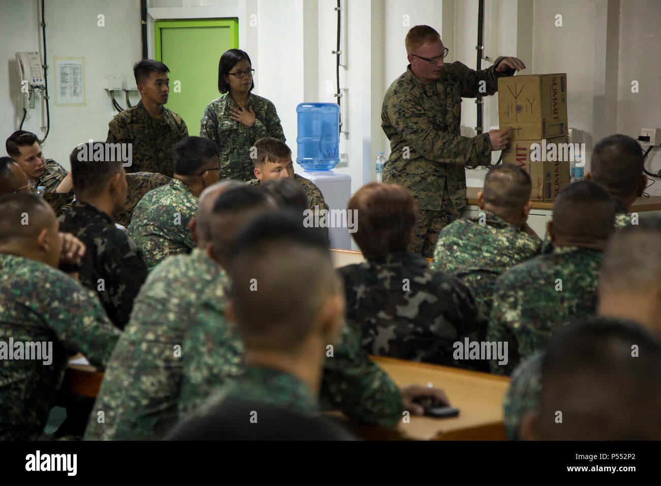 Crows foot military hi-res stock photography and images - Alamy