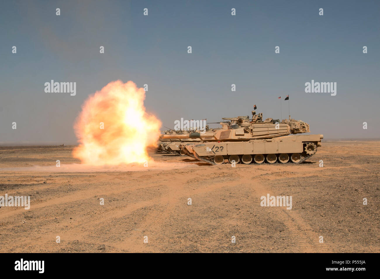 M1a2 tank crew battle hi-res stock photography and images - Alamy