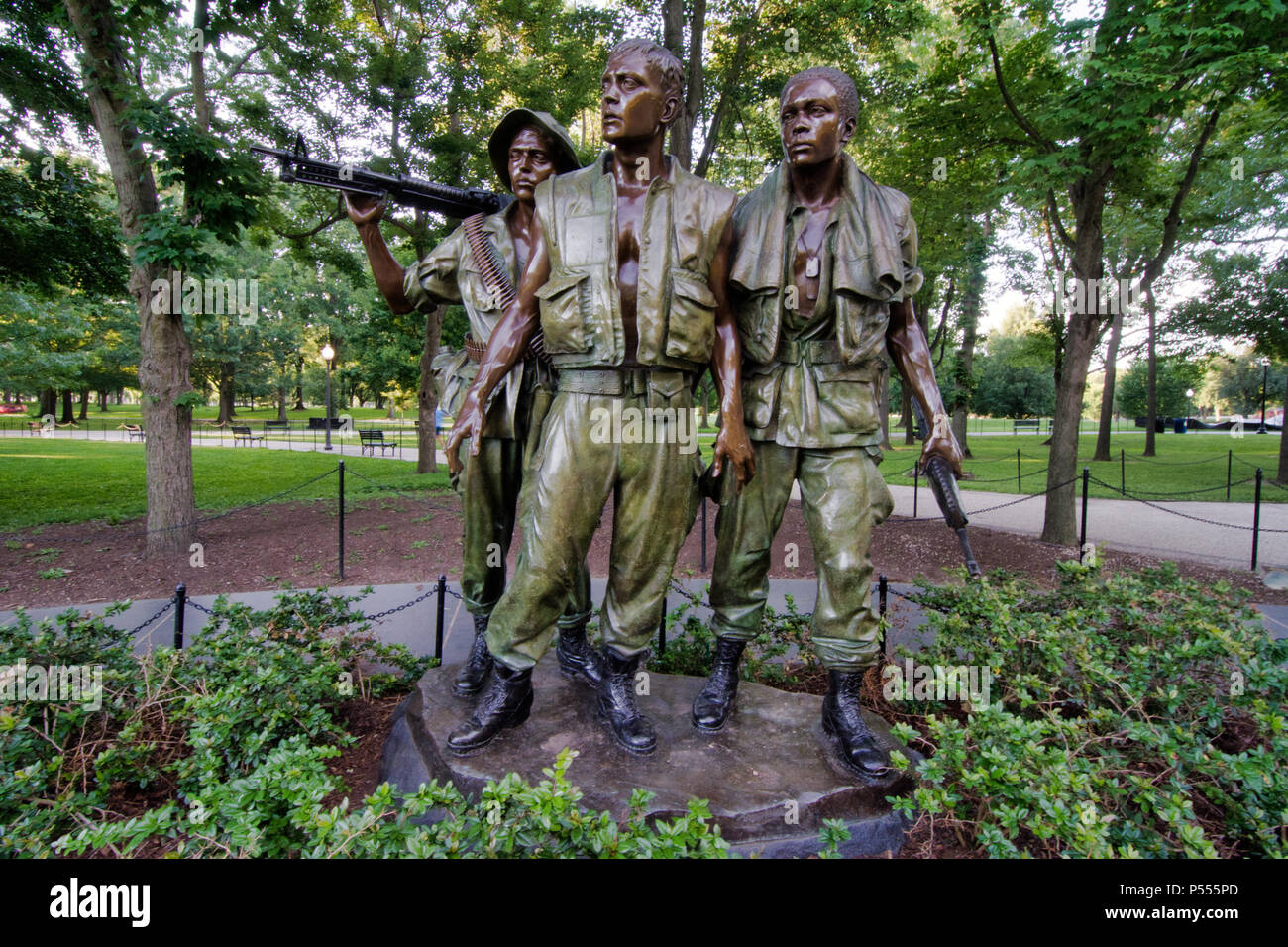 The Three Soldiers isi a bronze statue, commemorating the Vietnam War, on the National Mall ...