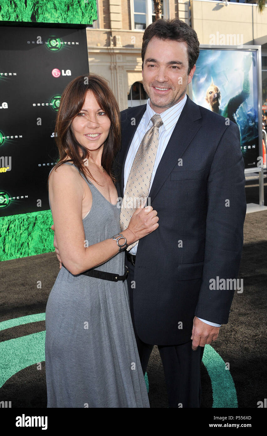 Jon tenney hi-res stock photography and images - Alamy