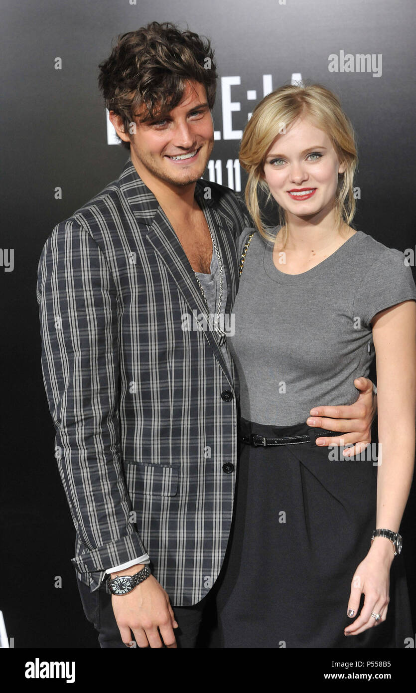 Sara paxton _86 red carpet event hi-res stock photography and images ...