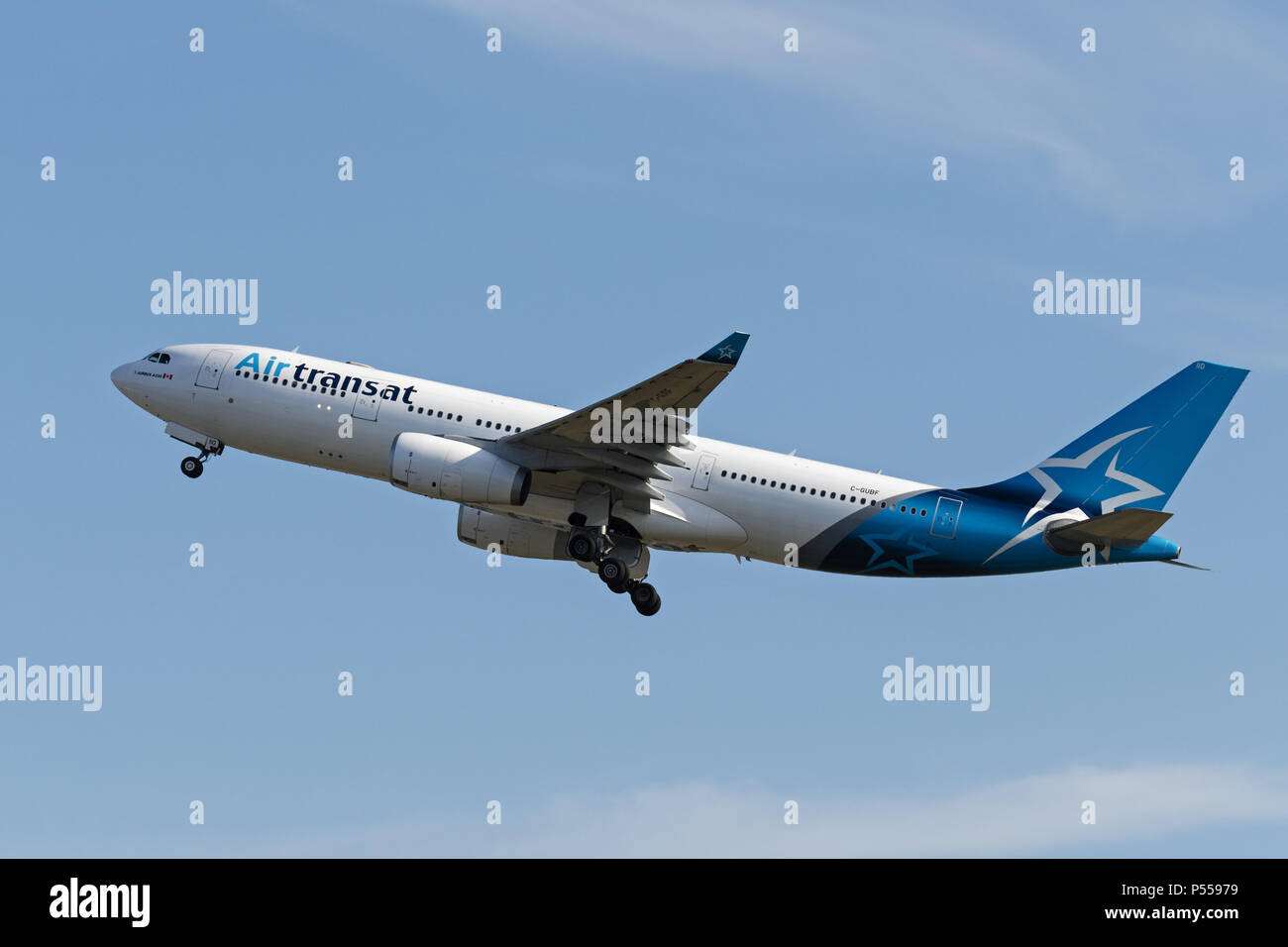 Richmond, British Columbia, Canada. 21st June, 2018. An Air Transat ...