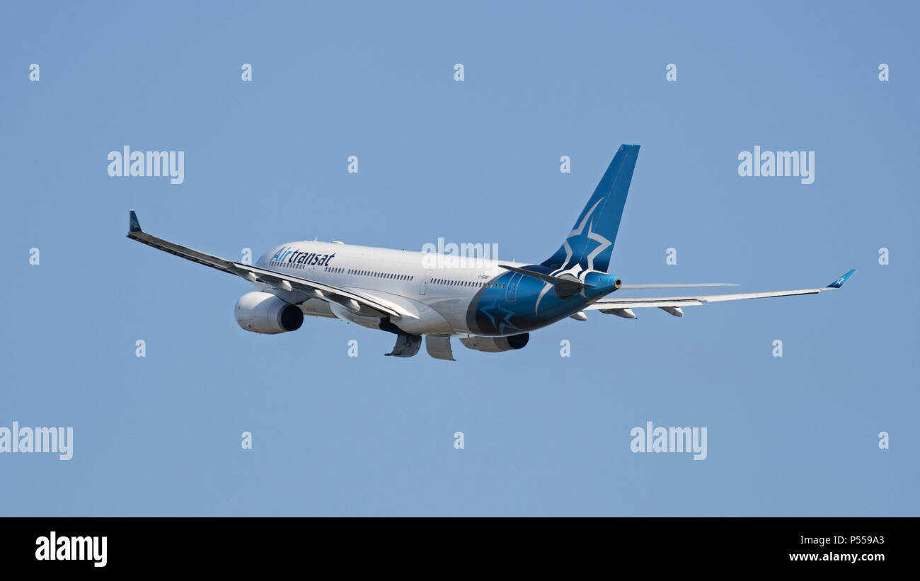 Richmond, British Columbia, Canada. 21st June, 2018. An Air Transat ...