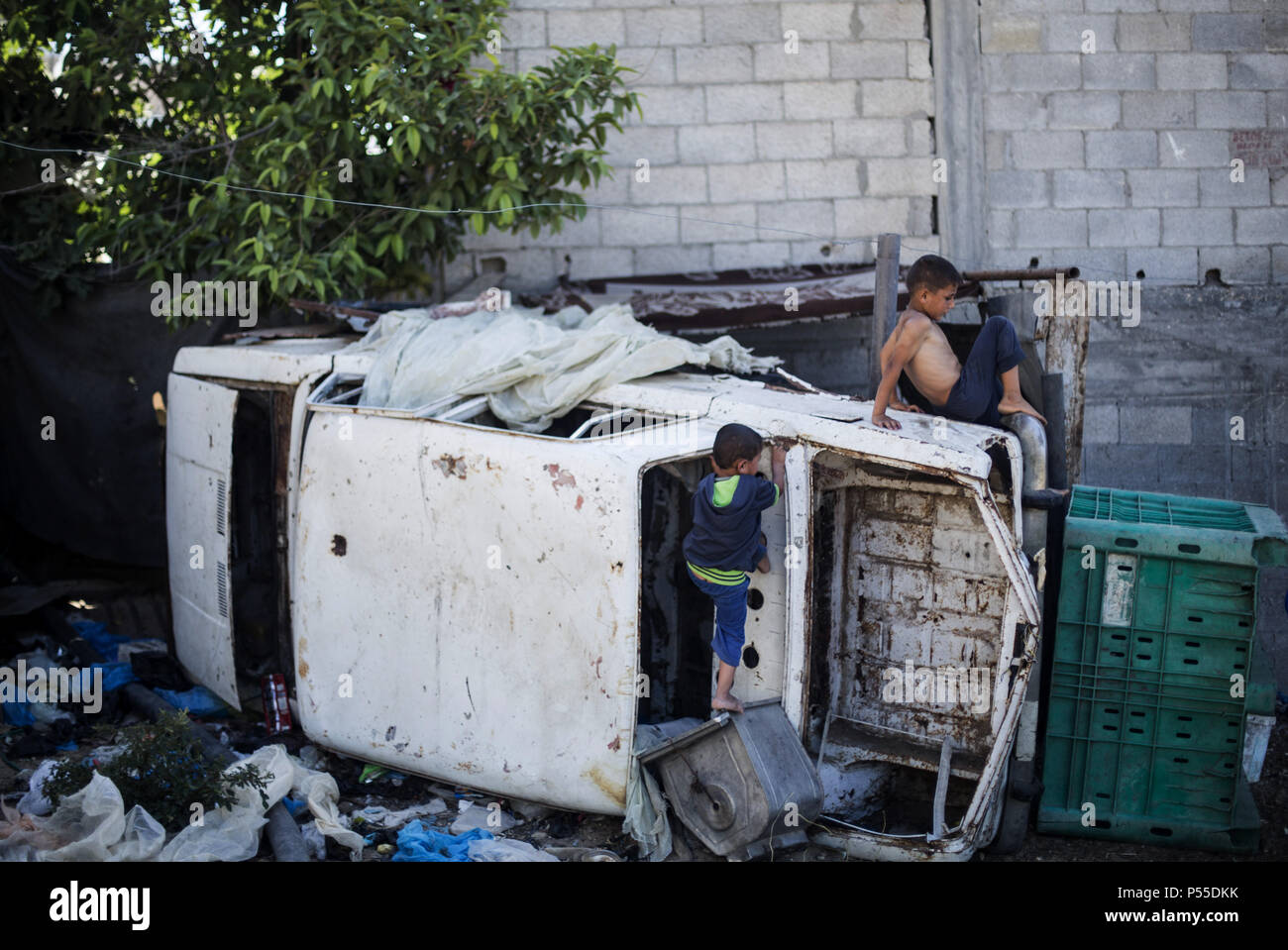 Gaza City, The Gaza Strip, Palestine. 24th June, 2018. Palestinian ...