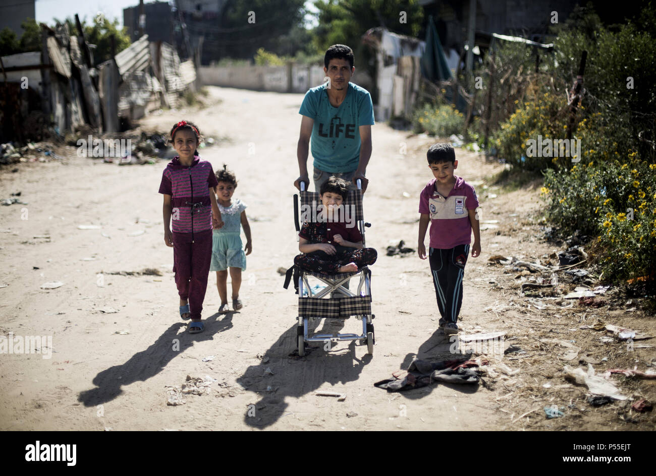 Gaza City, The Gaza Strip, Palestine. 24th June, 2018. Palestinian ...