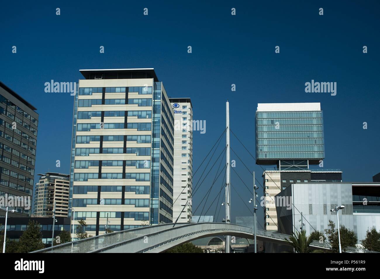 Edificio diagonal hi-res stock photography and images - Alamy