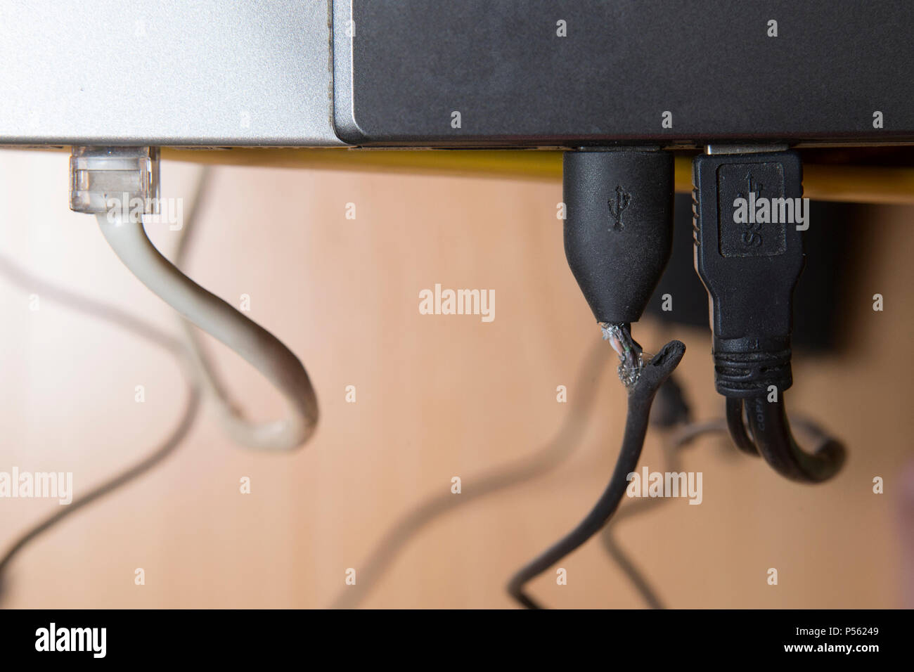 Broken technology hi-res stock photography and images - Alamy