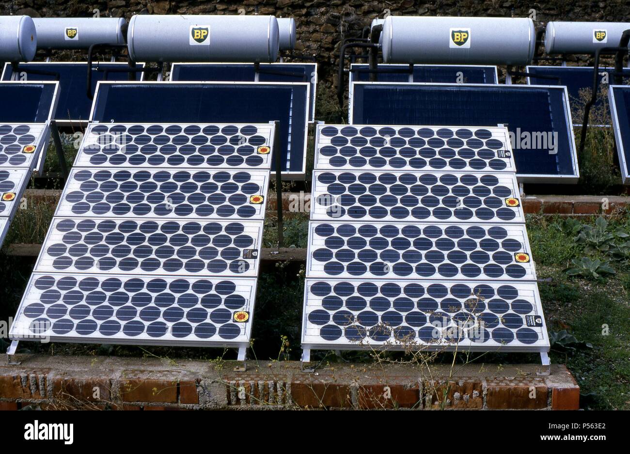 Paneles solares térmicos hi-res stock photography and images - Alamy