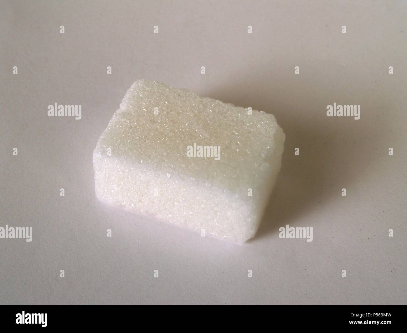 Terrón de azucar hi-res stock photography and images - Alamy