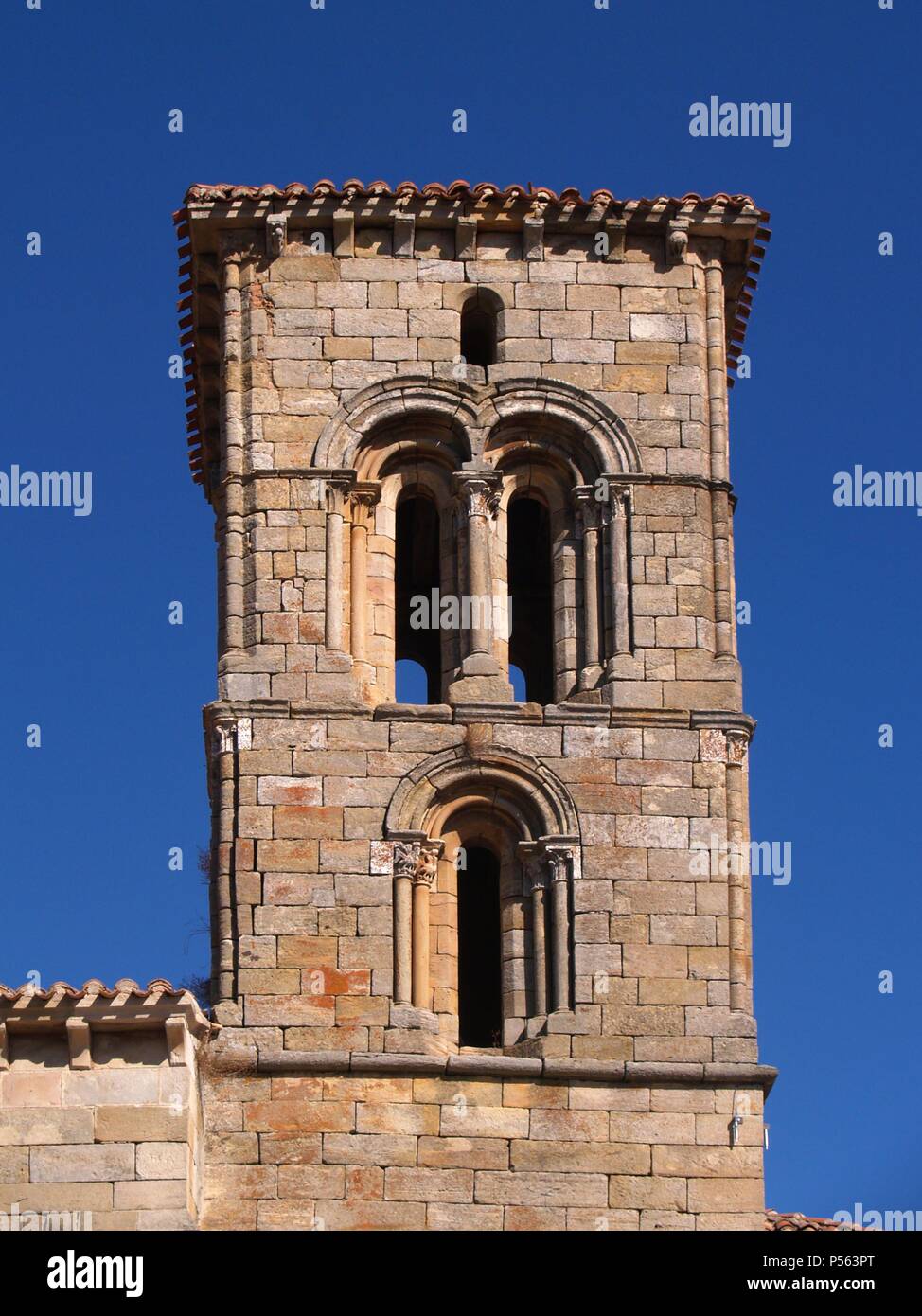 ARTE ROMANICO. ESPAÑA. IGLESIA DE SANTA CECILIA. Templo realizado en ...