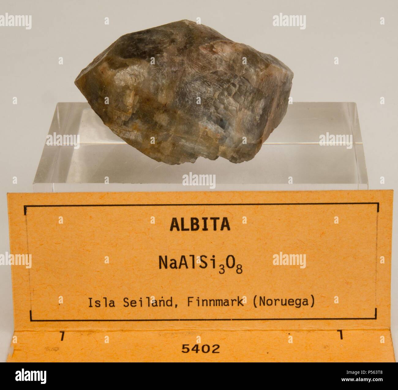 ALBITA. Mineral perteneciente al grupo de los silicatos Stock Photo - Alamy