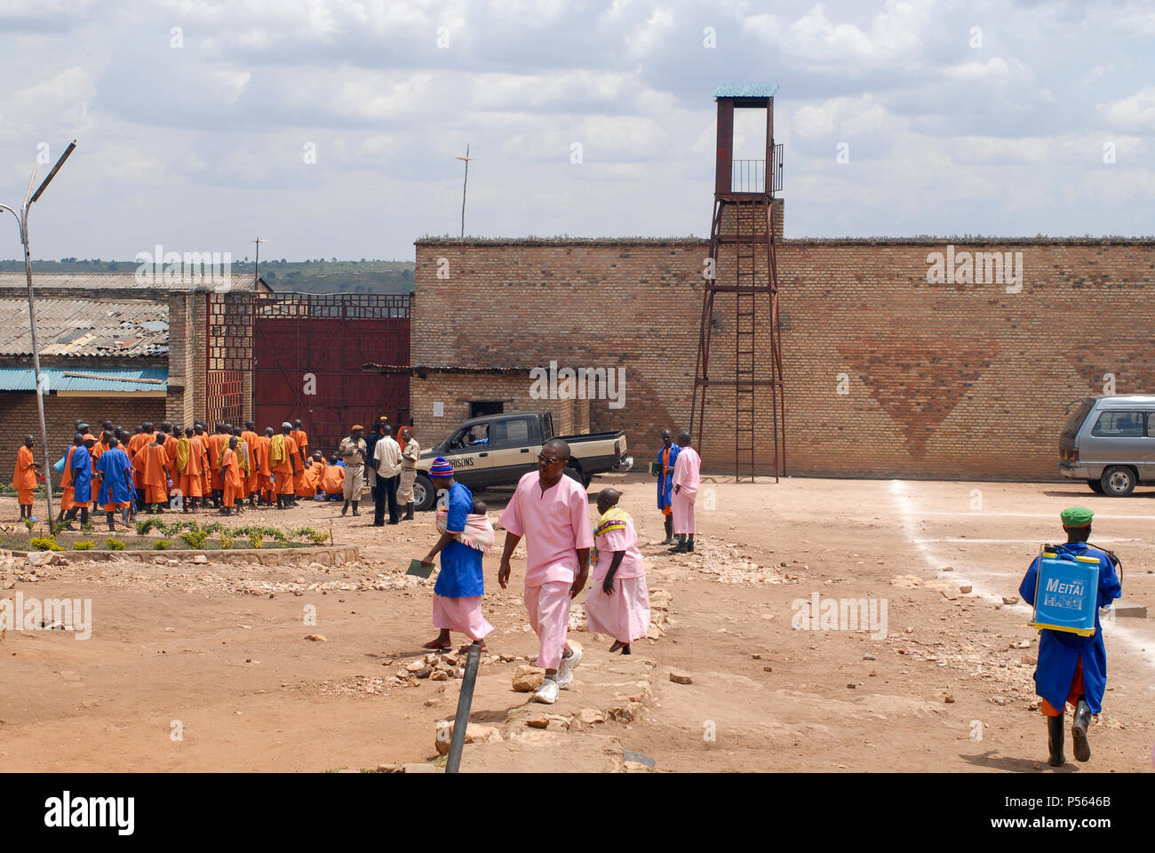 RWANDA, Gitarama , jail with 7500 prisoner , mostly for Hutu for ...