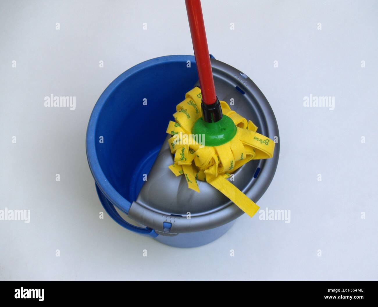 Fregona hi-res stock photography and images - Alamy