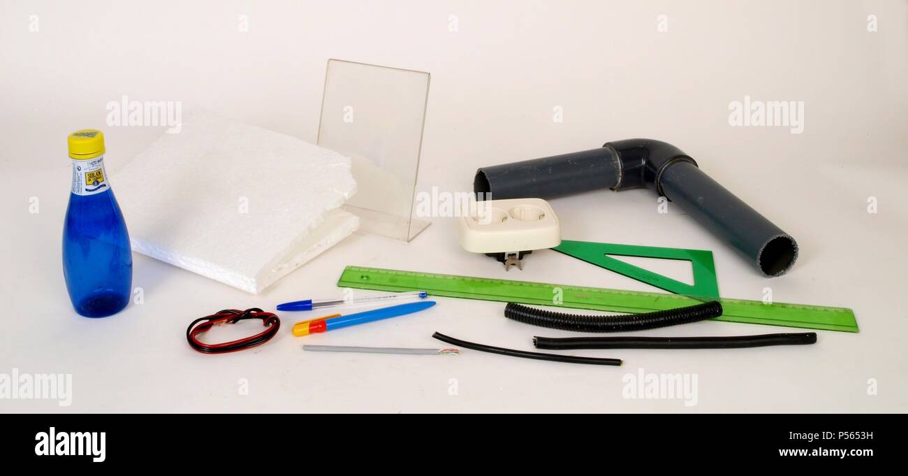 BODEGON DE OBJETOS DE PLASTICO Stock Photo - Alamy