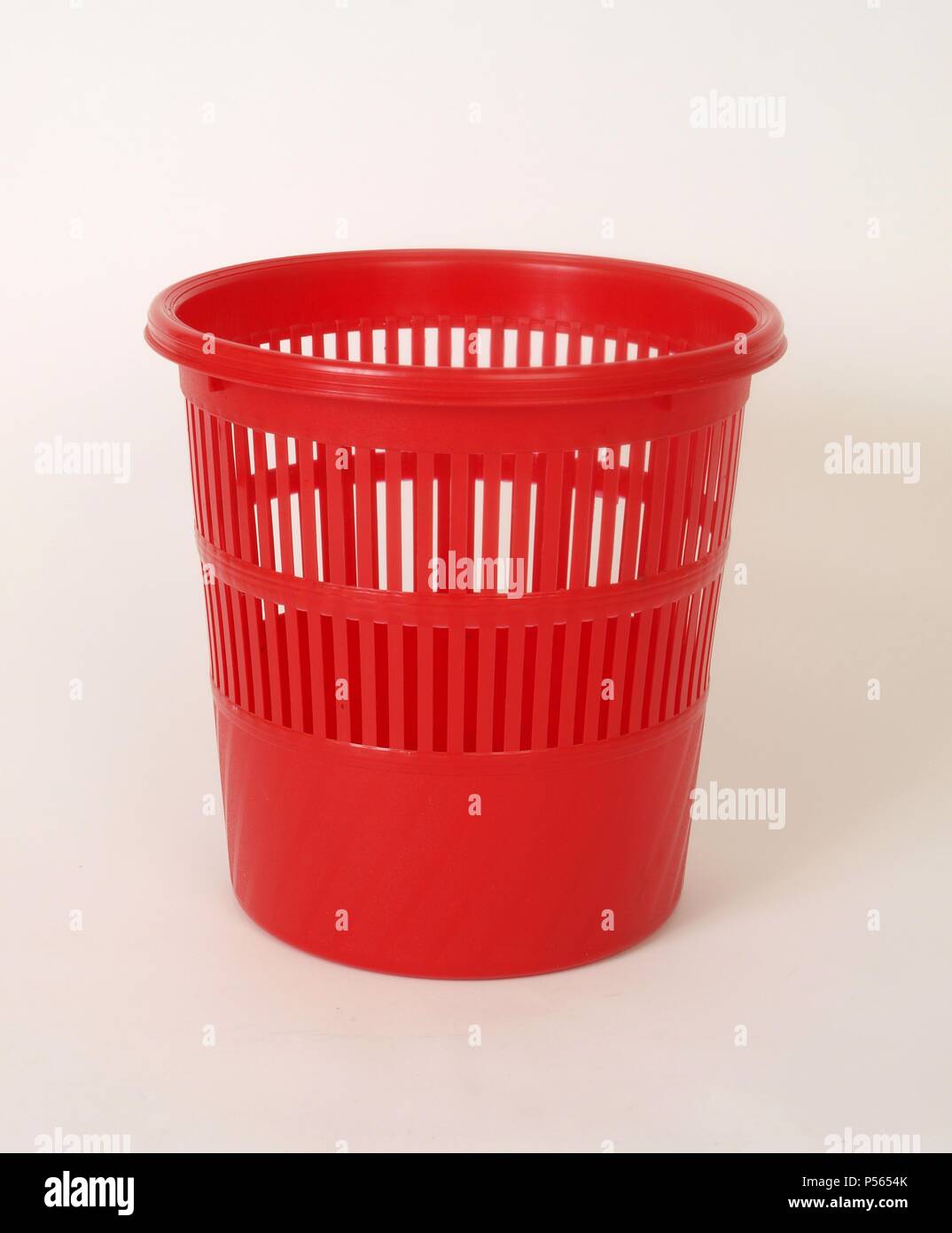 Papelera High Resolution Stock Photography and Images - Alamy