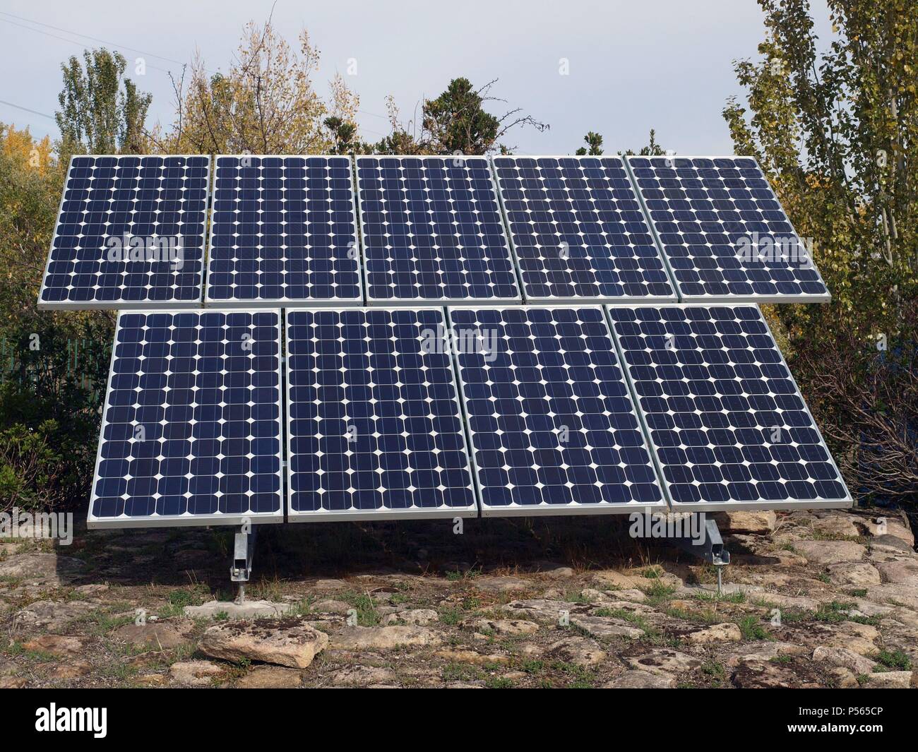 Paneles solares hi-res stock photography and images - Alamy